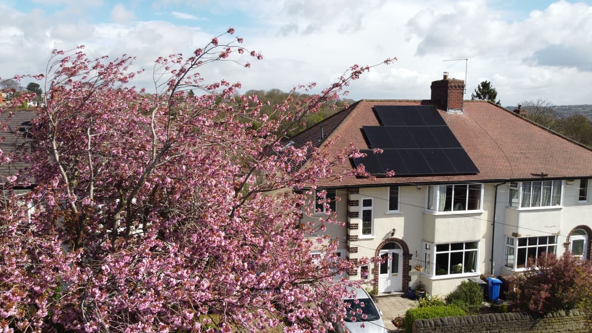 How to Choose Solar Panels in 2026: UK Buyer’s Checklist | Aira